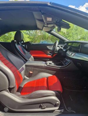 Melns Mercedes-Benz E 300 2017 Panevēža, ar dzinēja tilpumu 3.00 L un nobraukumu 305 tūkst. km par 35790 €, foto 9 vietnē AUTOMOTO.COM.LV