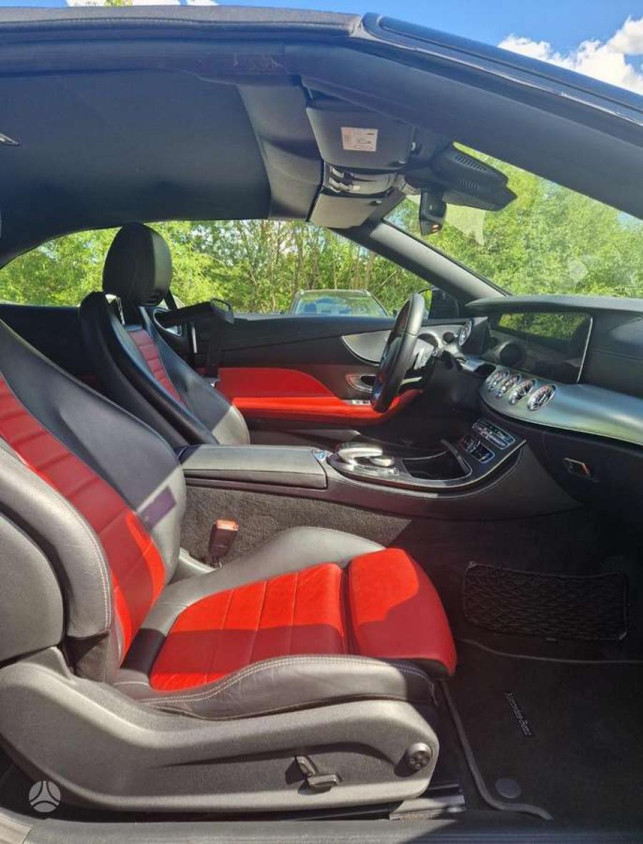 Melns Mercedes-Benz E 300 2017 Panevēža, ar dzinēja tilpumu 3.00 L un nobraukumu 305 tūkst. km par 35790 €, foto 9 vietnē AUTOMOTO.COM.LV