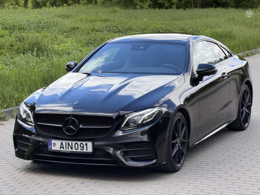 Black Mercedes-Benz E 300 2017 in Vilnius, with an engine capacity of 1.99 L and mileage of 112 thousand km for 29900 €, photo 1 on AUTOMOTO.COM.LV