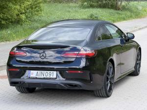 Black Mercedes-Benz E 300 2017 in Vilnius, with an engine capacity of 1.99 L and mileage of 112 thousand km for 29900 €, photo 6 on AUTOMOTO.COM.LV