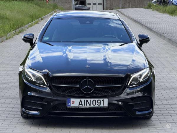 Black Mercedes-Benz E 300 2017 in Vilnius, with an engine capacity of 1.99 L and mileage of 112 thousand km for 29900 €, photo 7 on AUTOMOTO.COM.LV