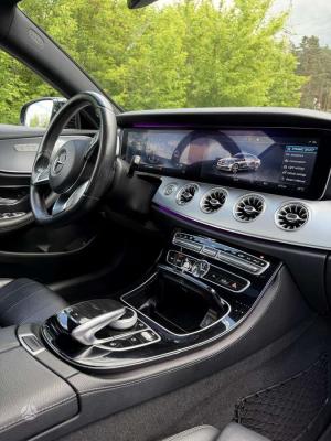 Black Mercedes-Benz E 300 2017 in Vilnius, with an engine capacity of 1.99 L and mileage of 112 thousand km for 29900 €, photo 11 on AUTOMOTO.COM.LV