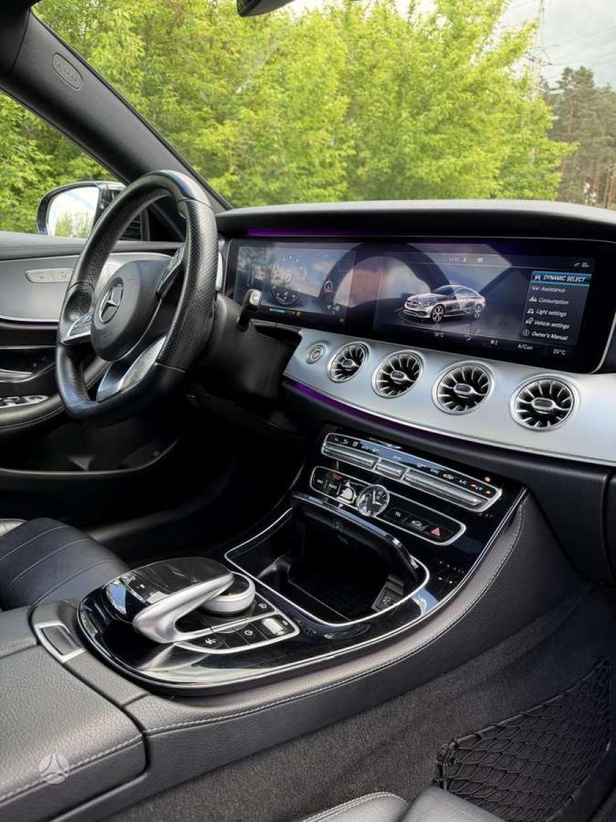 Black Mercedes-Benz E 300 2017 in Vilnius, with an engine capacity of 1.99 L and mileage of 112 thousand km for 29900 €, photo 11 on AUTOMOTO.COM.LV