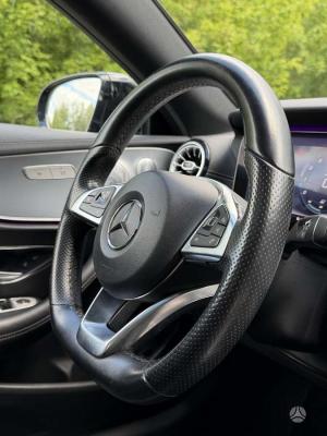 Black Mercedes-Benz E 300 2017 in Vilnius, with an engine capacity of 1.99 L and mileage of 112 thousand km for 29900 €, photo 12 on AUTOMOTO.COM.LV