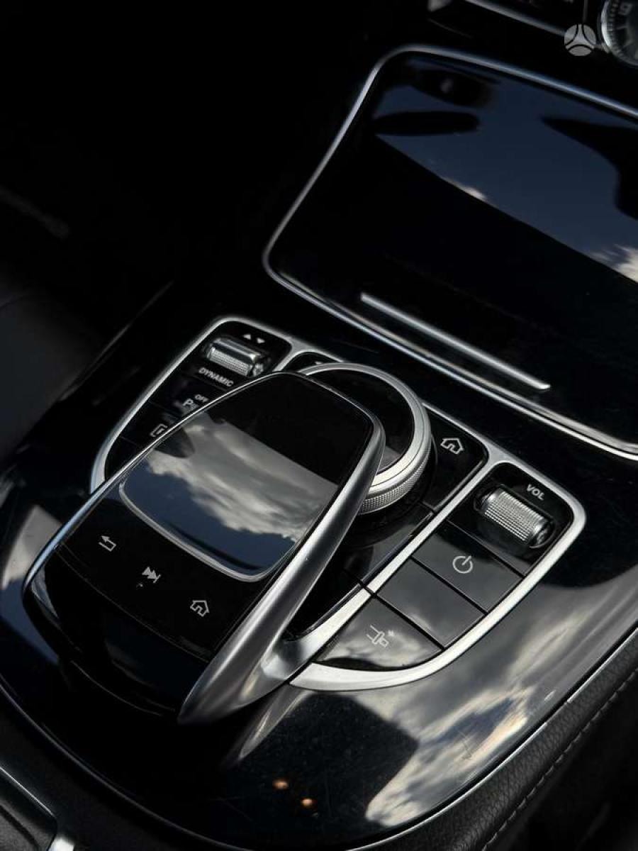 Black Mercedes-Benz E 300 2017 in Vilnius, with an engine capacity of 1.99 L and mileage of 112 thousand km for 29900 €, photo 14 on AUTOMOTO.COM.LV