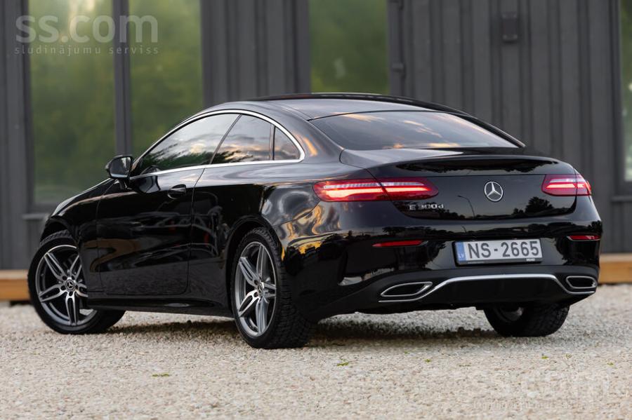 Black Mercedes-Benz E 300 2020 in Riga, with an engine capacity of 2.00 L and mileage of 149 thousand km for 32900 €, photo 6 on AUTOMOTO.COM.LV