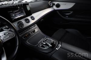 Black Mercedes-Benz E 300 2020 in Riga, with an engine capacity of 2.00 L and mileage of 149 thousand km for 32900 €, photo 24 on AUTOMOTO.COM.LV