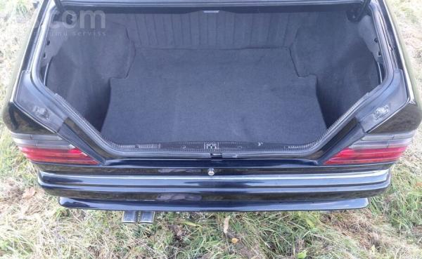Melns Mercedes-Benz E 300 1991 Rīga, ar dzinēja tilpumu 3.00 L un nobraukumu 300 tūkst. km par 13500 €, foto 11 vietnē AUTOMOTO.COM.LV