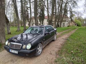 Melns Mercedes-Benz E 300 1996 Rīga, ar dzinēja tilpumu 3.00 L un nobraukumu 300 tūkst. km par 700 €, foto  vietnē AUTOMOTO.COM.LV