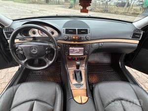 Melns Mercedes-Benz E 300 2008 Rīga, ar dzinēja tilpumu 3.00 L un nobraukumu 0 tūkst. km par 5250 €, foto 14 vietnē AUTOMOTO.COM.LV