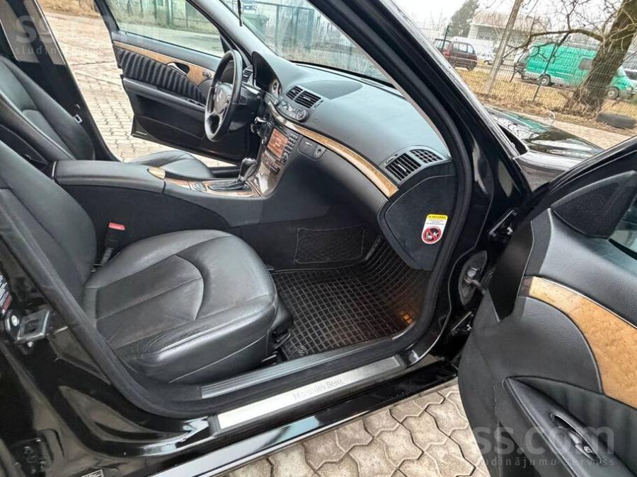 Melns Mercedes-Benz E 300 2008 Rīga, ar dzinēja tilpumu 3.00 L un nobraukumu 0 tūkst. km par 5250 €, foto 22 vietnē AUTOMOTO.COM.LV