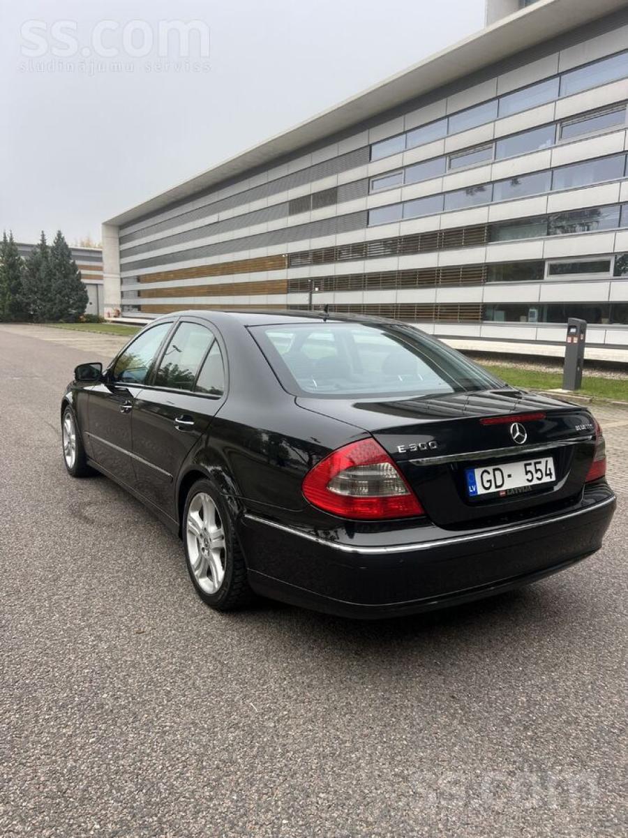 Melns Mercedes-Benz E 300 2009 Jūrmala, ar dzinēja tilpumu 3.00 L un nobraukumu 372 tūkst. km par 4995 €, foto 4 vietnē AUTOMOTO.COM.LV