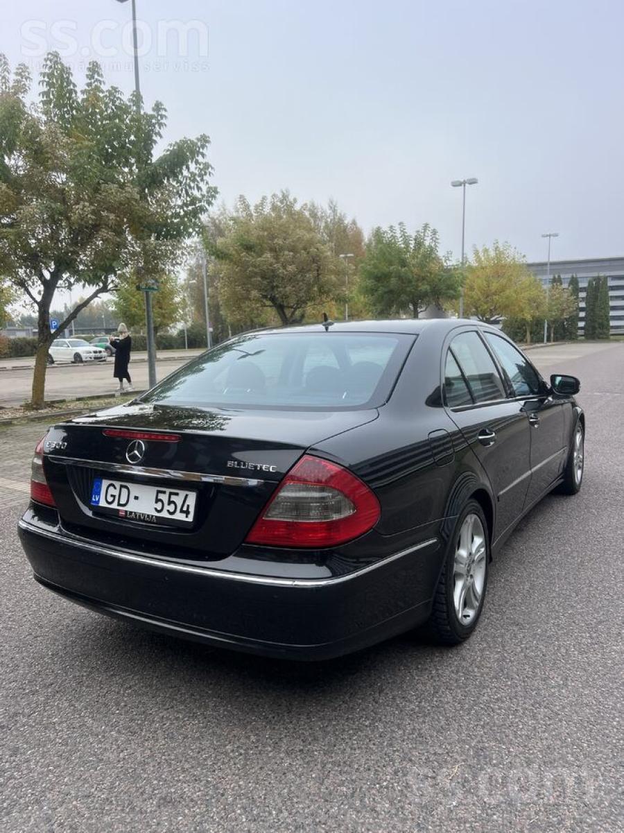Melns Mercedes-Benz E 300 2009 Jūrmala, ar dzinēja tilpumu 3.00 L un nobraukumu 372 tūkst. km par 4995 €, foto 5 vietnē AUTOMOTO.COM.LV