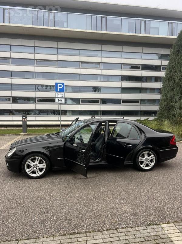 Melns Mercedes-Benz E 300 2009 Jūrmala, ar dzinēja tilpumu 3.00 L un nobraukumu 372 tūkst. km par 4995 €, foto 7 vietnē AUTOMOTO.COM.LV