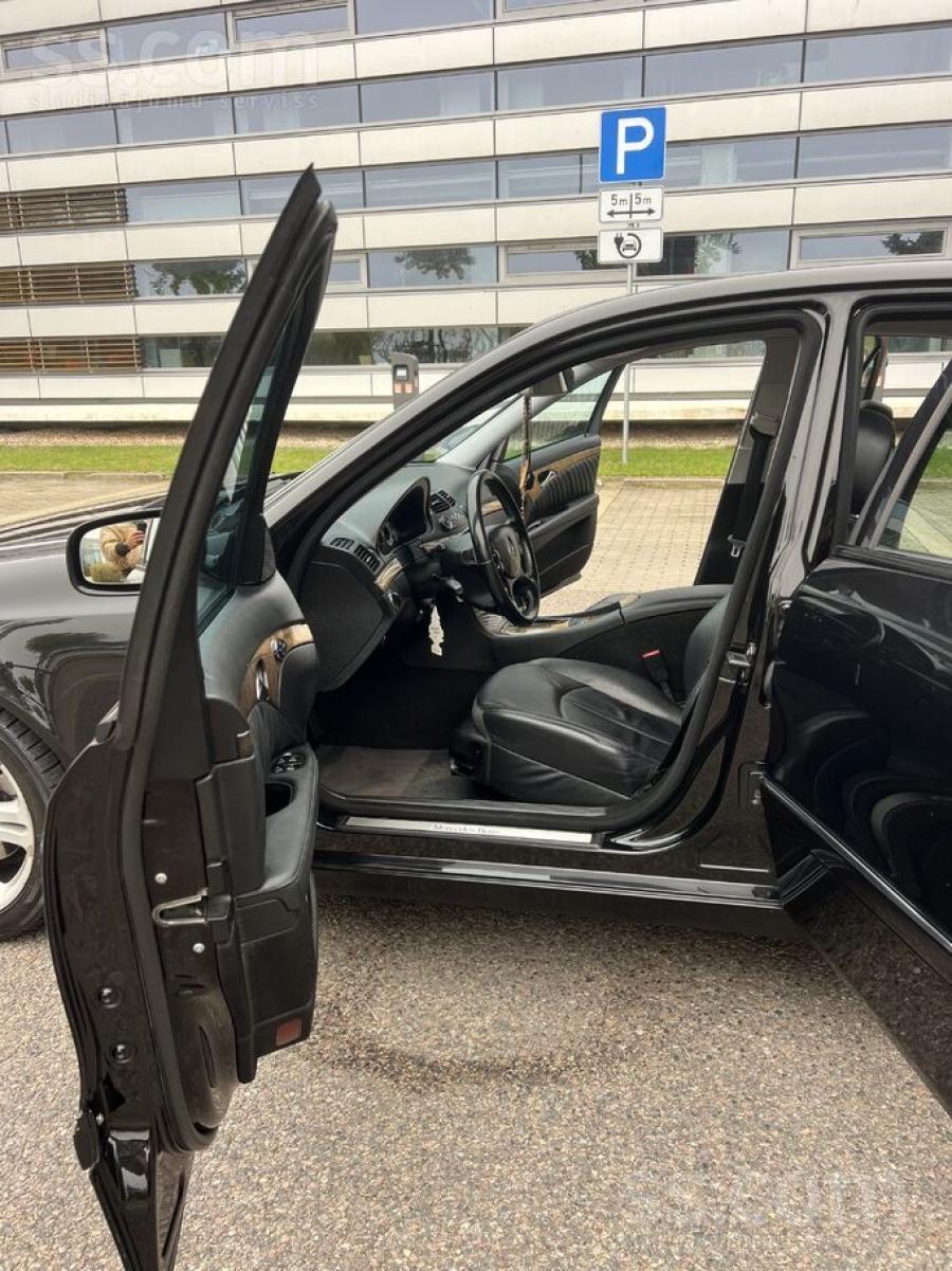 Melns Mercedes-Benz E 300 2009 Jūrmala, ar dzinēja tilpumu 3.00 L un nobraukumu 372 tūkst. km par 4995 €, foto 9 vietnē AUTOMOTO.COM.LV