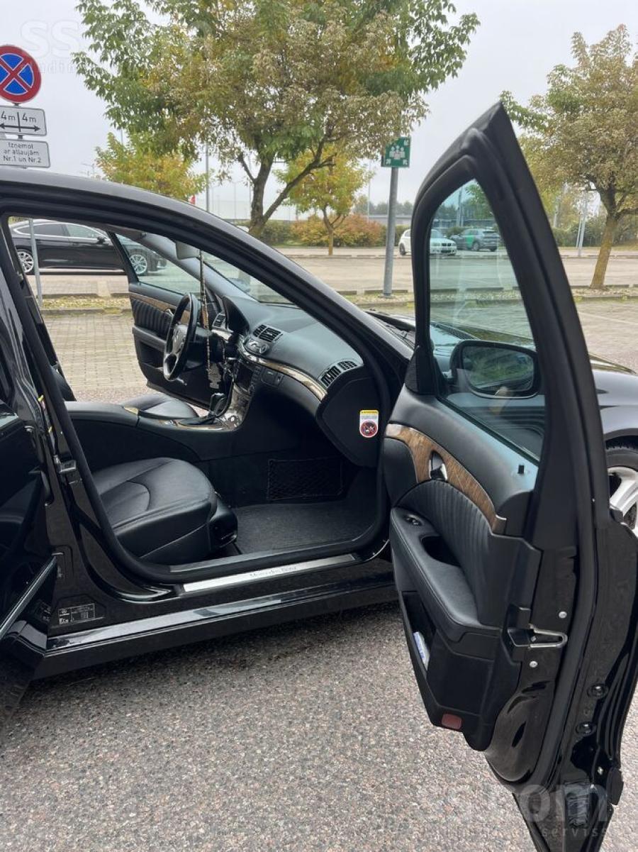 Melns Mercedes-Benz E 300 2009 Jūrmala, ar dzinēja tilpumu 3.00 L un nobraukumu 372 tūkst. km par 4995 €, foto 10 vietnē AUTOMOTO.COM.LV