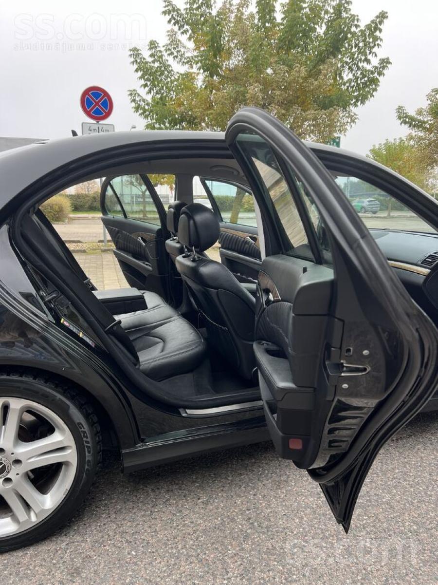 Melns Mercedes-Benz E 300 2009 Jūrmala, ar dzinēja tilpumu 3.00 L un nobraukumu 372 tūkst. km par 4995 €, foto 12 vietnē AUTOMOTO.COM.LV