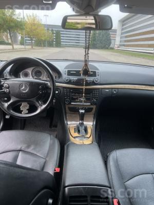 Melns Mercedes-Benz E 300 2009 Jūrmala, ar dzinēja tilpumu 3.00 L un nobraukumu 372 tūkst. km par 4995 €, foto 18 vietnē AUTOMOTO.COM.LV