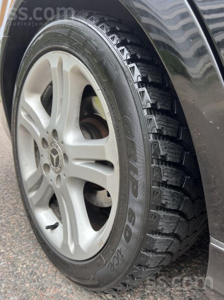 Melns Mercedes-Benz E 300 2009 Jūrmala, ar dzinēja tilpumu 3.00 L un nobraukumu 372 tūkst. km par 4995 €, foto 20 vietnē AUTOMOTO.COM.LV