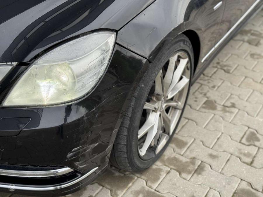 Melns Mercedes-Benz E 300 2010 Viļņa, ar dzinēja tilpumu 3.00 L un nobraukumu 322 tūkst. km par 4400 €, foto 11 vietnē AUTOMOTO.COM.LV