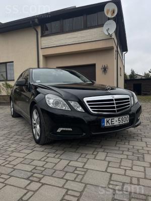 Black Mercedes-Benz E 300 2010 in Jelgava, with an engine capacity of 3.00 L and mileage of 293 thousand km for 6300 €, photo  on AUTOMOTO.COM.LV