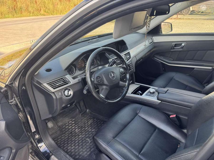 Melns Mercedes-Benz E 300 2011 Kauņa, ar dzinēja tilpumu 2.99 L un nobraukumu 250 tūkst. km par 7500 €, foto 10 vietnē AUTOMOTO.COM.LV