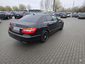 Melns Mercedes-Benz E 300 2012 Marijampole, ar dzinēja tilpumu 3.00 L un nobraukumu 360 tūkst. km par 7500 €, foto 6 vietnē AUTOMOTO.COM.LV