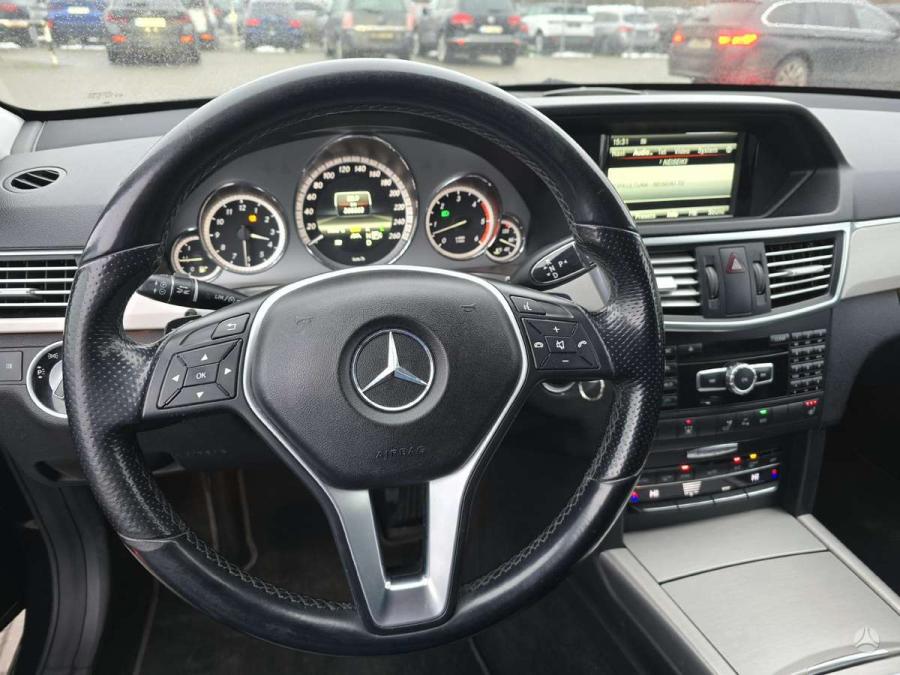 Melns Mercedes-Benz E 300 2012 Marijampole, ar dzinēja tilpumu 3.00 L un nobraukumu 360 tūkst. km par 7500 €, foto 16 vietnē AUTOMOTO.COM.LV