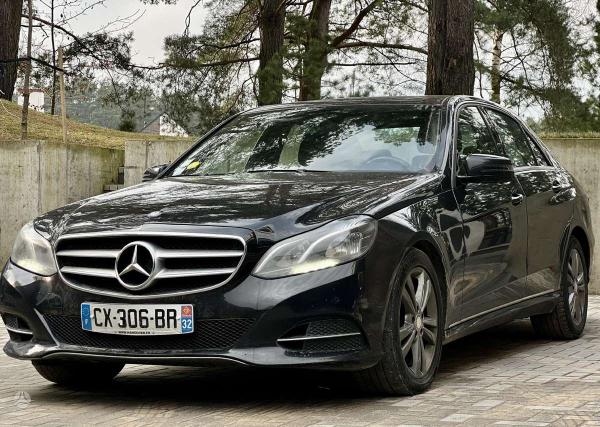 Melns Mercedes-Benz E 300 2013 Viļņa, ar dzinēja tilpumu 2.10 L un nobraukumu 260 tūkst. km par 7999 €, foto 2 vietnē AUTOMOTO.COM.LV