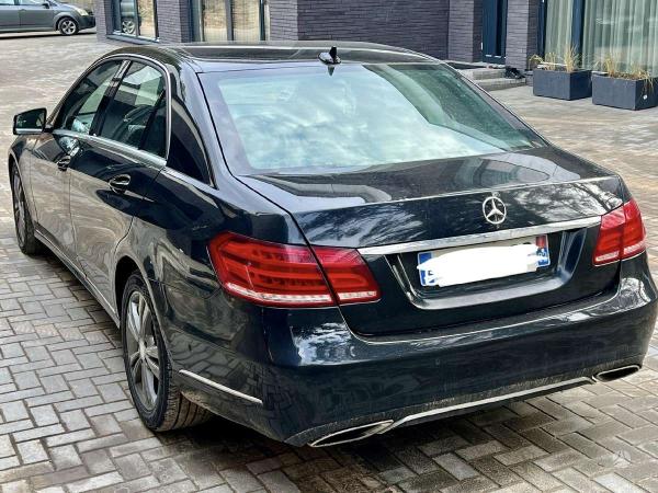 Melns Mercedes-Benz E 300 2013 Viļņa, ar dzinēja tilpumu 2.10 L un nobraukumu 260 tūkst. km par 7999 €, foto 3 vietnē AUTOMOTO.COM.LV