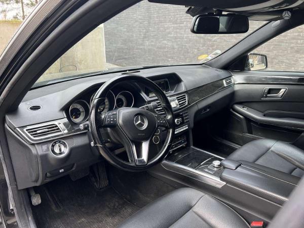 Melns Mercedes-Benz E 300 2013 Viļņa, ar dzinēja tilpumu 2.10 L un nobraukumu 260 tūkst. km par 7999 €, foto 9 vietnē AUTOMOTO.COM.LV