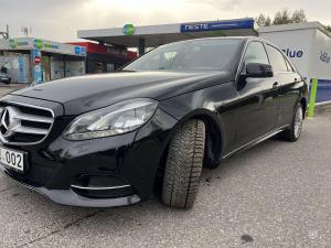 Melns Mercedes-Benz E 300 2013 Viļņa, ar dzinēja tilpumu 2.10 L un nobraukumu 300 tūkst. km par 9500 €, foto  vietnē AUTOMOTO.COM.LV