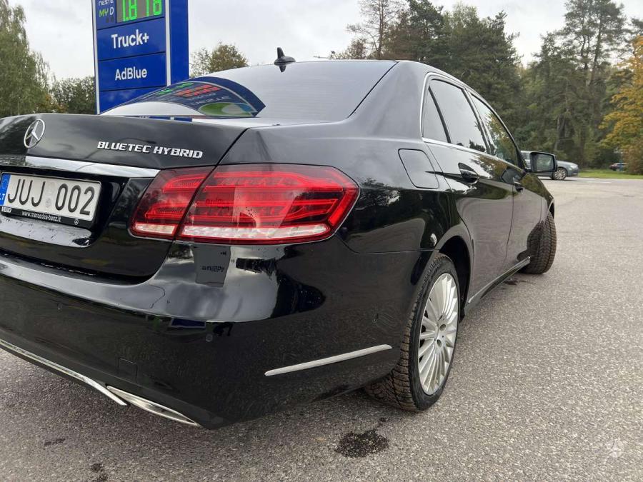 Melns Mercedes-Benz E 300 2013 Viļņa, ar dzinēja tilpumu 2.10 L un nobraukumu 300 tūkst. km par 9500 €, foto 4 vietnē AUTOMOTO.COM.LV