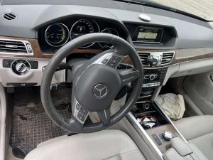 Melns Mercedes-Benz E 300 2013 Viļņa, ar dzinēja tilpumu 2.10 L un nobraukumu 300 tūkst. km par 9500 €, foto 7 vietnē AUTOMOTO.COM.LV
