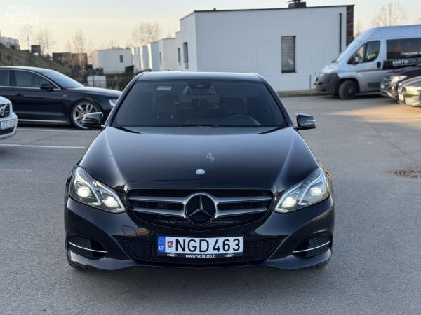 Black Mercedes-Benz E 300 2013 in Vilnius, with an engine capacity of 3.00 L and mileage of 298 thousand km for 14000 €, photo 3 on AUTOMOTO.COM.LV