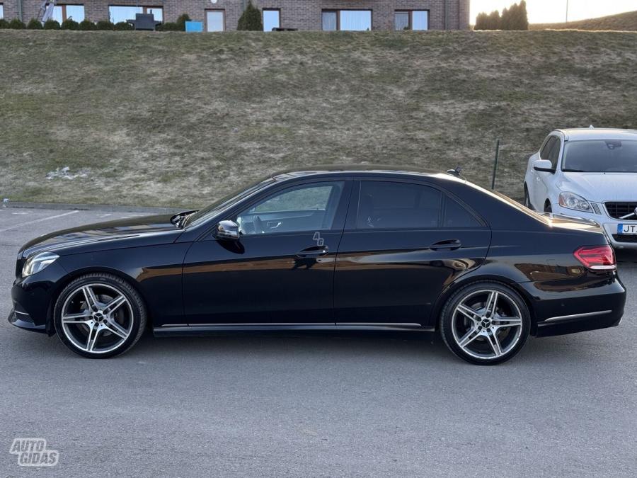 Black Mercedes-Benz E 300 2013 in Vilnius, with an engine capacity of 3.00 L and mileage of 298 thousand km for 14000 €, photo 8 on AUTOMOTO.COM.LV