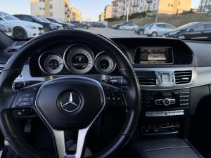 Black Mercedes-Benz E 300 2013 in Vilnius, with an engine capacity of 3.00 L and mileage of 298 thousand km for 14000 €, photo 16 on AUTOMOTO.COM.LV