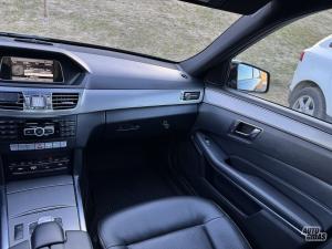 Black Mercedes-Benz E 300 2013 in Vilnius, with an engine capacity of 3.00 L and mileage of 298 thousand km for 14000 €, photo 19 on AUTOMOTO.COM.LV