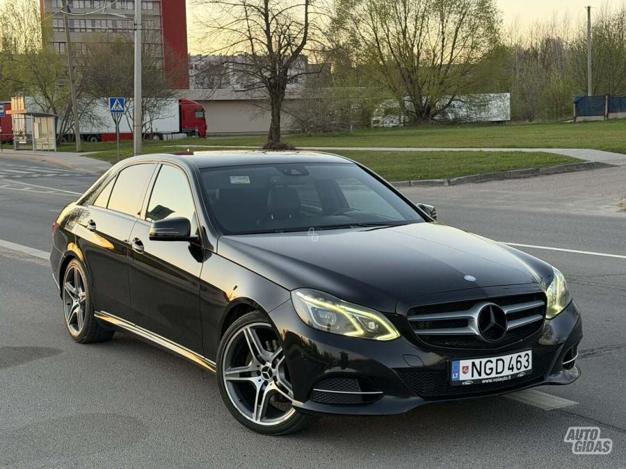 Черный Мерседес Е 300 2013 в Вильнюс, объемом двигателя 3.00 л и пробегом 300 тыс. км за 13000 €, фото 1 на AUTOMOTO.COM.LV