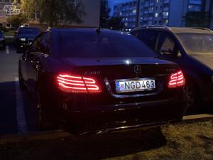Черный Мерседес Е 300 2013 в Вильнюс, объемом двигателя 3.00 л и пробегом 300 тыс. км за 13000 €, фото 14 на AUTOMOTO.COM.LV