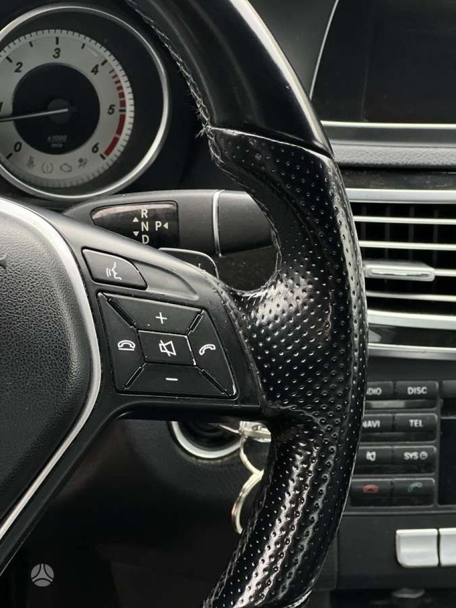 Черный Мерседес Е 300 2013 в Вильнюс, объемом двигателя 2.00 л и пробегом 260 тыс. км за 6250 €, фото 16 на AUTOMOTO.COM.LV