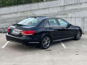 Black Mercedes-Benz E 300 2013 in Kaunas, with an engine capacity of 2.14 L and mileage of 245 thousand km for 7700 €, photo 7 on AUTOMOTO.COM.LV
