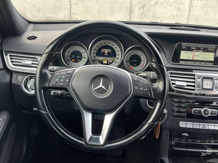 Black Mercedes-Benz E 300 2013 in Kaunas, with an engine capacity of 2.14 L and mileage of 245 thousand km for 7700 €, photo 19 on AUTOMOTO.COM.LV