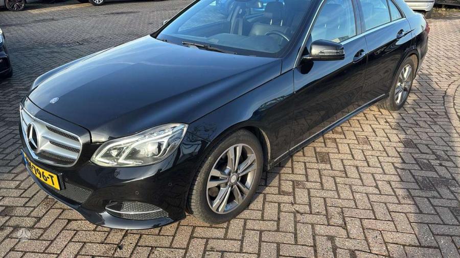 Melns Mercedes-Benz E 300 2014 Kauņa, ar dzinēja tilpumu 2.14 L un nobraukumu 320 tūkst. km par 7850 €, foto 2 vietnē AUTOMOTO.COM.LV