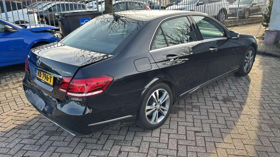 Melns Mercedes-Benz E 300 2014 Kauņa, ar dzinēja tilpumu 2.14 L un nobraukumu 320 tūkst. km par 7850 €, foto 4 vietnē AUTOMOTO.COM.LV