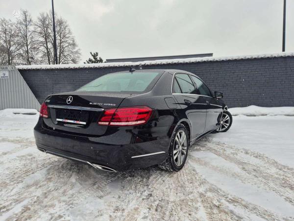 Melns Mercedes-Benz E 300 2014 Kauņa, ar dzinēja tilpumu 2.14 L un nobraukumu 320 tūkst. km par 8950 €, foto 3 vietnē AUTOMOTO.COM.LV