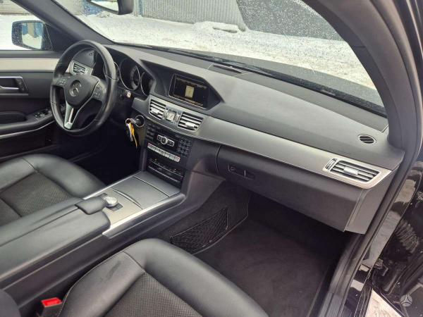 Melns Mercedes-Benz E 300 2014 Kauņa, ar dzinēja tilpumu 2.14 L un nobraukumu 320 tūkst. km par 8950 €, foto 8 vietnē AUTOMOTO.COM.LV