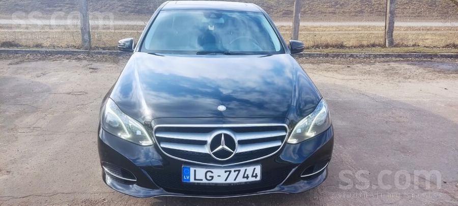 Melns Mercedes-Benz E 300 2015 Daugavpils, ar dzinēja tilpumu 2.20 L un nobraukumu 288 tūkst. km par 13600 €, foto 1 vietnē AUTOMOTO.COM.LV