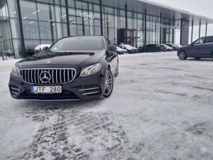 Melns Mercedes-Benz E 300 2017 Klaipėda, ar dzinēja tilpumu 1.99 L un nobraukumu 195 tūkst. km par 20700 €, foto  vietnē AUTOMOTO.COM.LV
