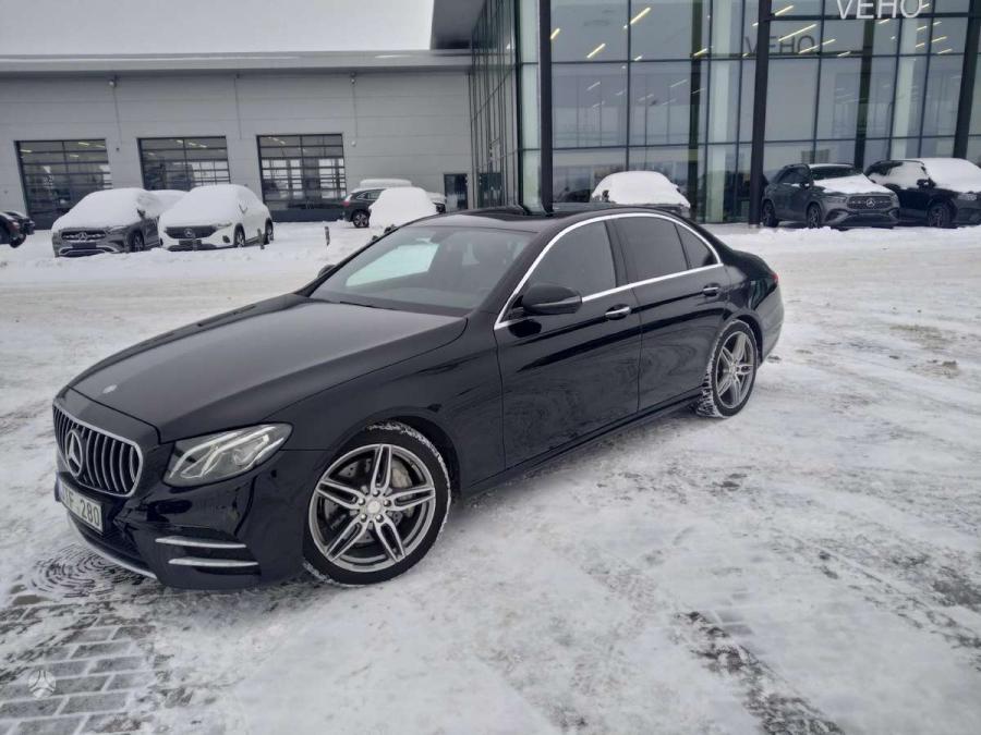 Melns Mercedes-Benz E 300 2017 Klaipėda, ar dzinēja tilpumu 1.99 L un nobraukumu 195 tūkst. km par 20700 €, foto 2 vietnē AUTOMOTO.COM.LV